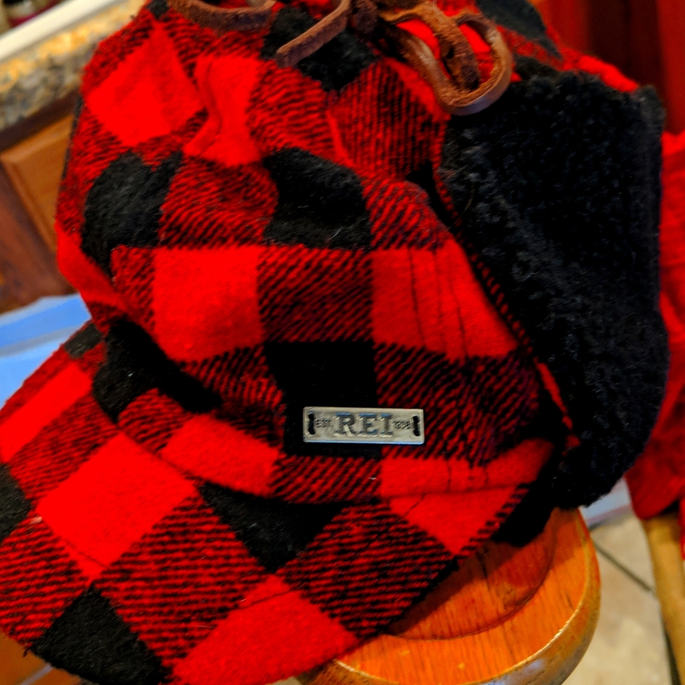 Rei Elmer Fudd Plaid Hat With Earflaps! - Gem